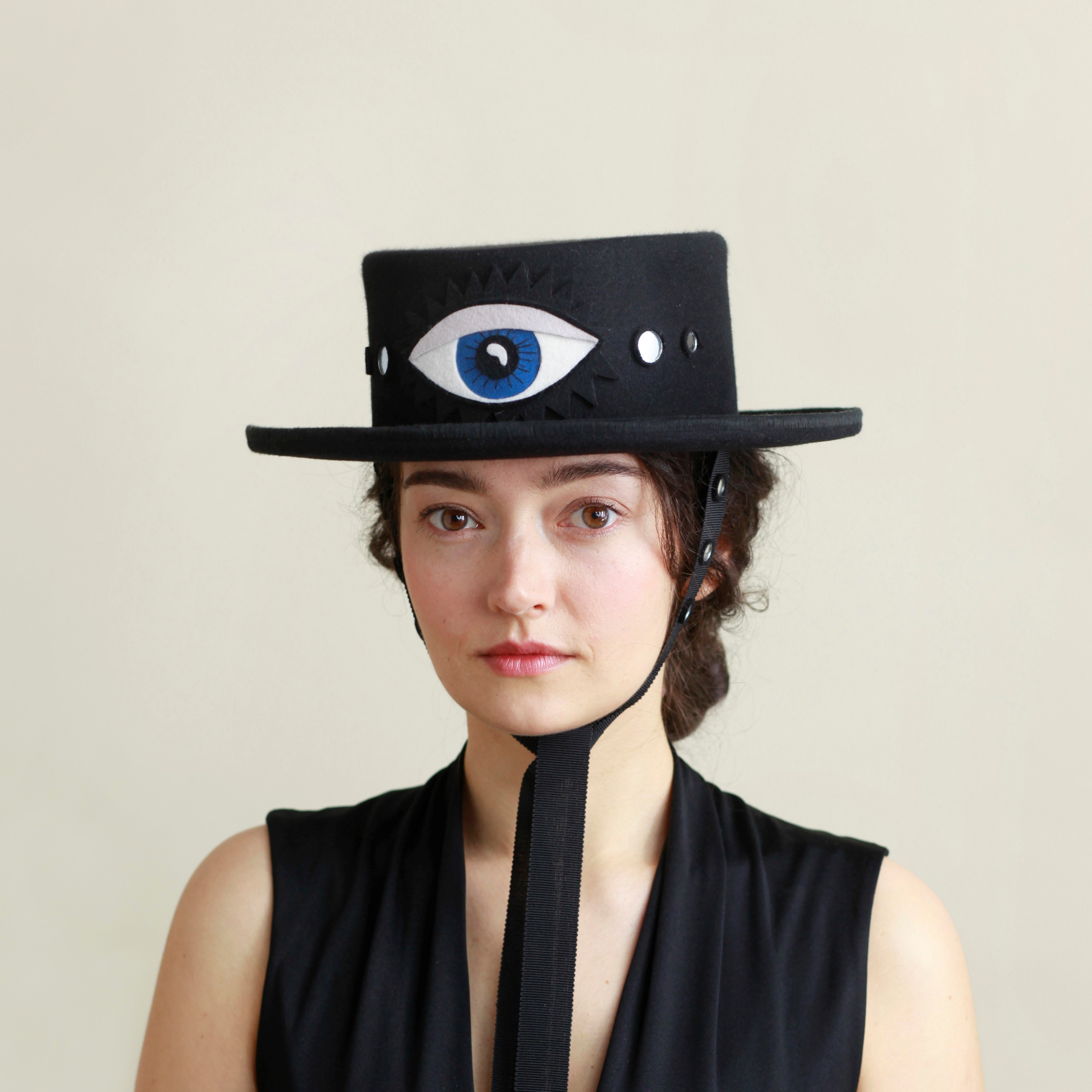 FASHION POSITIONS — FIONA BENNETT